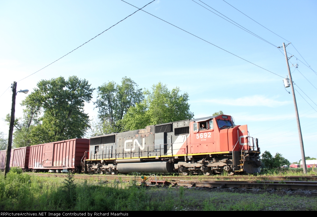 CN 5692